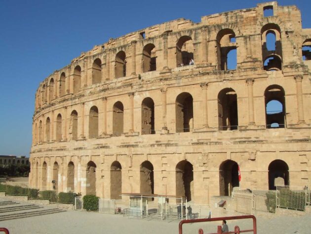 Colosseum of El Jem (Tunisia) Travel Guide 2026 - Danana GO!